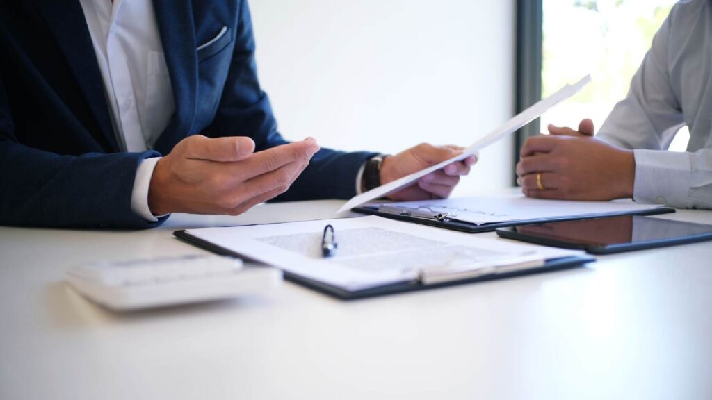 Employment Contract Bahrain | Guidelines & Essential Terms