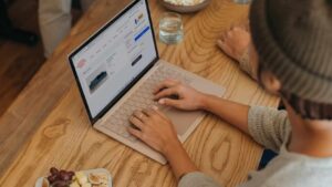 How to Check Bahrain Visa Status 2024: Validity, Extension, Inquiry